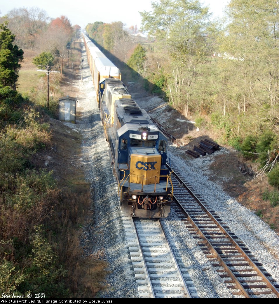 CSX 8811 Q212 heads north